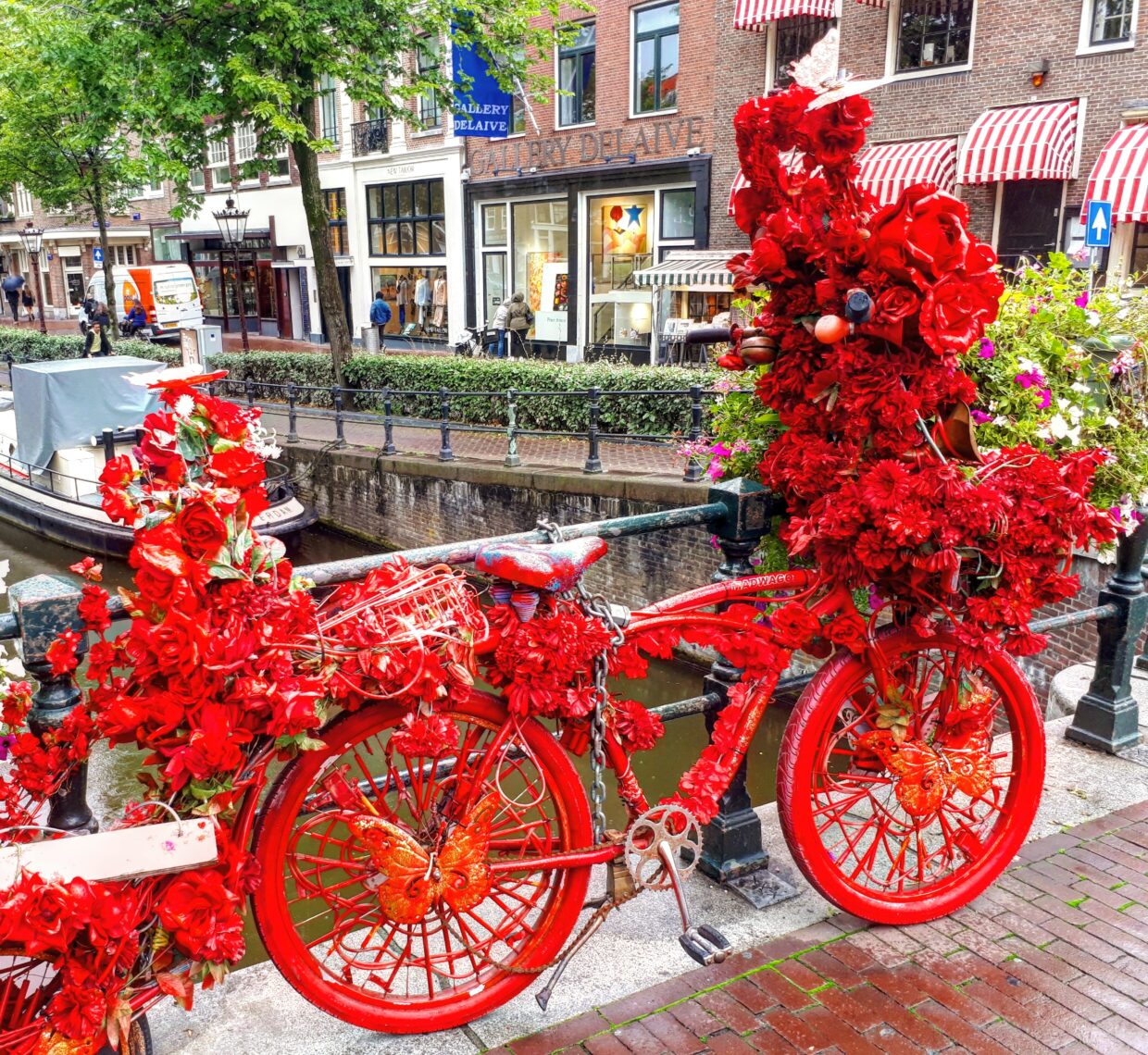 Flowers on wheels: the fun floral bikes of Amsterdam